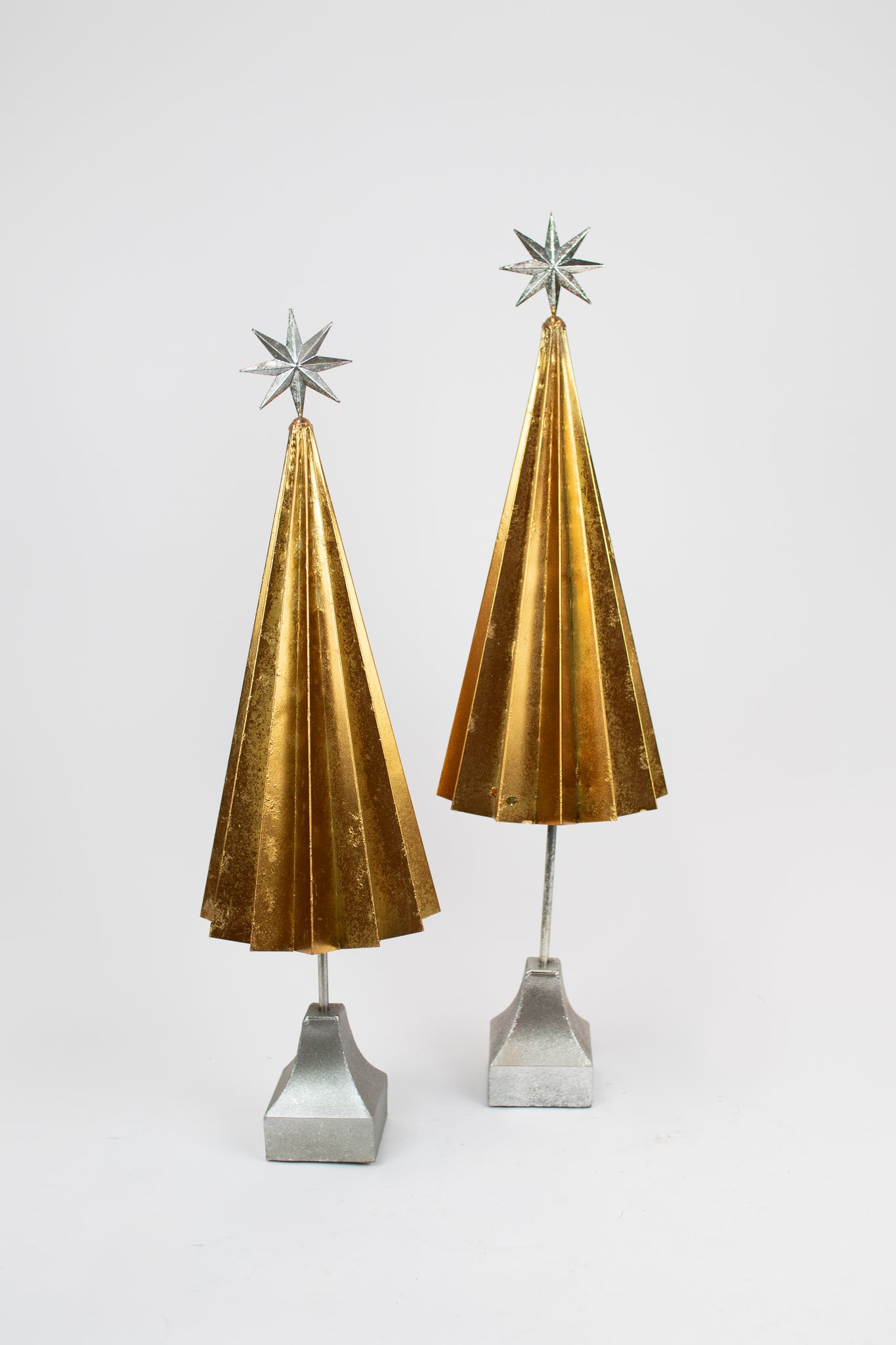 Set Of 2 Folded Gold Metal Trees With Silver Star– Hearts Attic