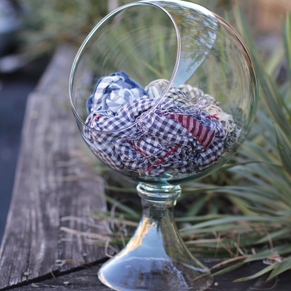 Round Glass Store Display– Hearts Attic